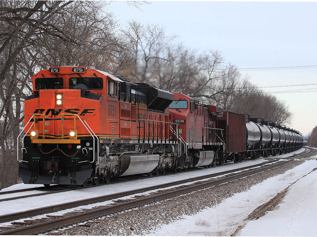 BNSF 8751